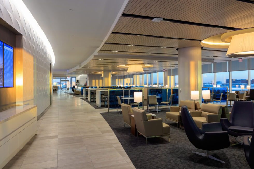 LAX United Airlines Terminals 7 & 8 and T7 Club